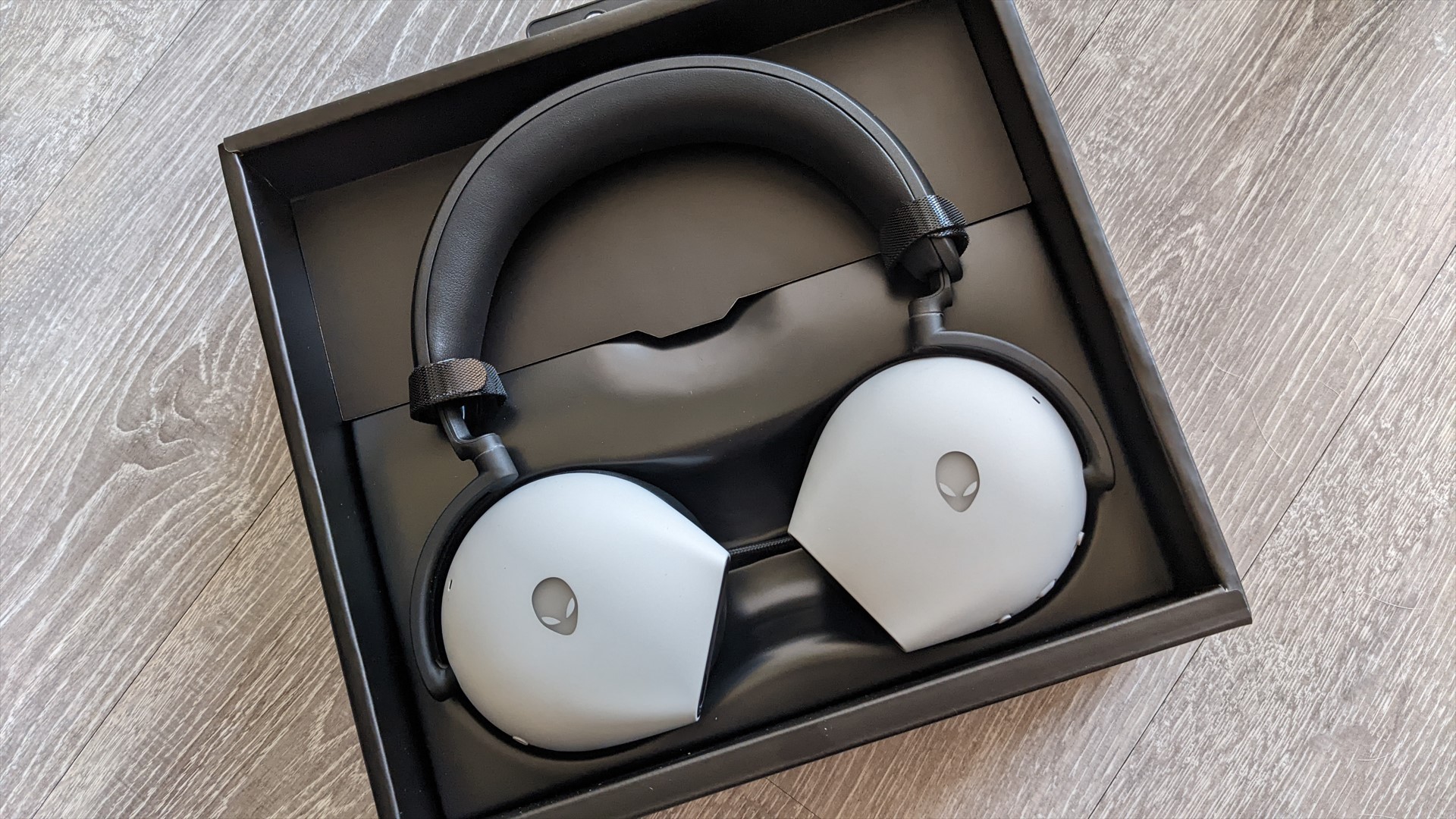 Alienware AW920H headset assessment: Troubleshooting required